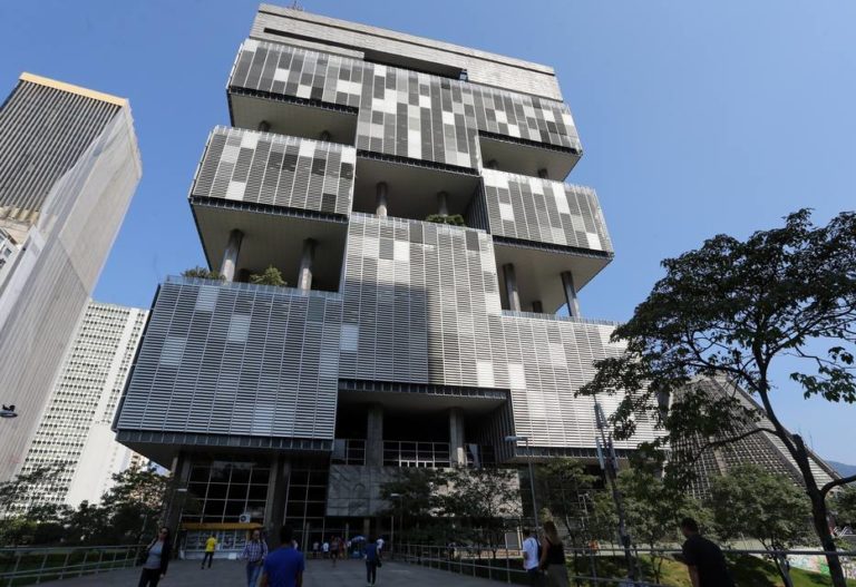 PERTO DE COMPLETAR 50 ANOS, SEDE DA PETROBRÁS NO RIO DE JANEIRO PASSARÁ ...